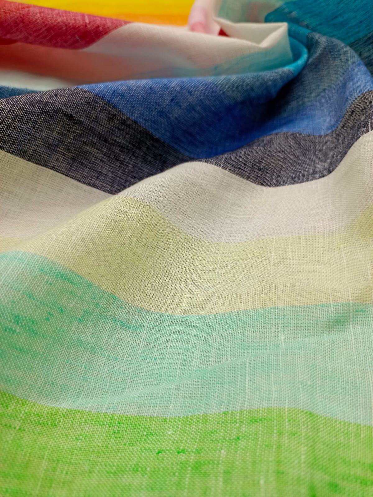 100% Linen Chambray Weaved Woven Fabrics – Essence of India